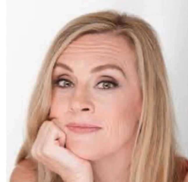 Podcast 012 - Lou Pollard - Clown Doctor & Comedian - Woman Beyond 40